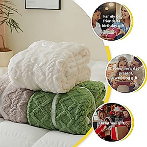 Simple&Opulence Sherpa Fleece Throw Blanket - Soft Fluffy Warm Cozy Plush Fuzzy Blanket with Elegant 3D Pattern for Couch Sofa Bed,Camel,30"x 40"