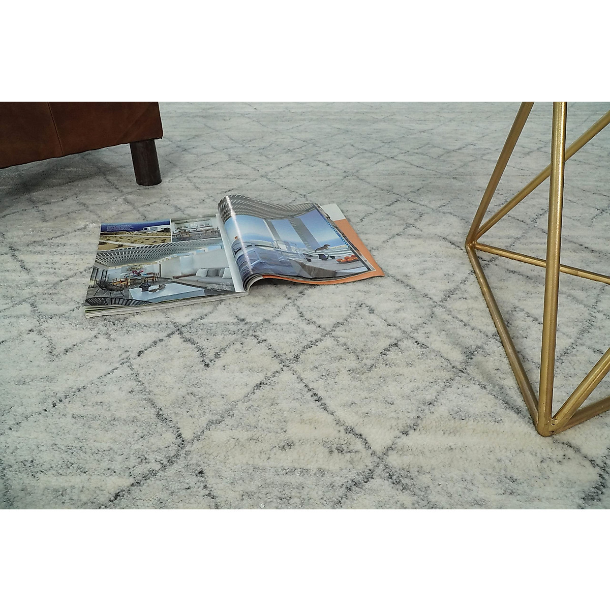 Artisan's Arc Hand Woven Silver and Gray 8x10 Trellis Moroccan Rug Made with Fine Wool | CP79810