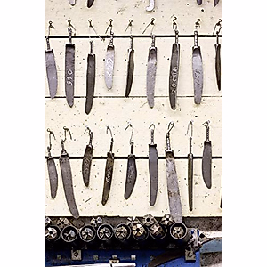 HELLE Knives - Jegermester - Fixed Blade - Men's Outdoor Knife for Hunting and Camping, Fixed Blade with Curly Birch Wood Handle, Scandi Grind, Sandvik 12C27 Stainless Steel, Leather Sheath