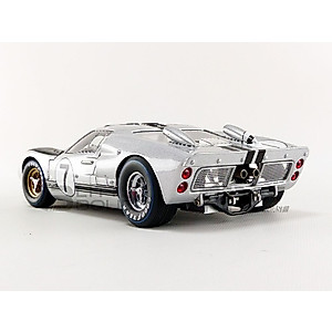 Shelby Collectibles SC404S 1966 Ford GT-40 MK 2 Silver No.7 1-18 Diecast Car Model