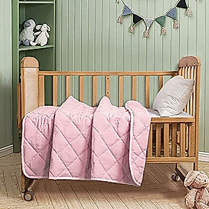 FLXXIE Machine Washable Microfiber Down Alternative Toddler Comforter, Super Soft and Lightweight Kids Crib Quilted Blanket for Stroller, Travel, 39x47 Inches, Pink