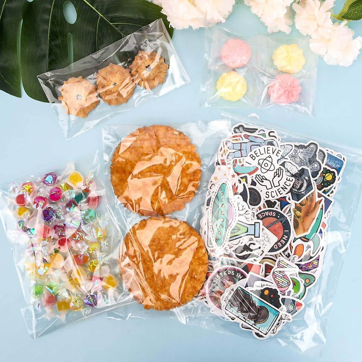 Cellophane Bags, Cookie Bags, 5x7 Inch Self Sealing Cellophane Bags, 100 PCS Cellophane Treat Bags, Resealable Clear Plastic Cello Gift Bags for Candy, Bakey, Pastry, Decorative Wrappers, Party Favors