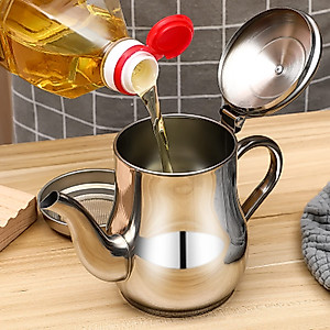 Cabilock Strainer Oil Container 18OZ Stainless Steel Oil Pot with Filter Net Household Oil Dispenser Bottle Bacon Grease Container Kitchen Cooking Oil Spouts Container Oil Dispenser Rice Dispenser