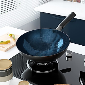 LEPAYU Cast Iron Skillets,12.6 Inch Non-Stick Chinese Woks Traditional Round Bottom Wok No Coating Iron Wok Pure Hand Hammered Wok