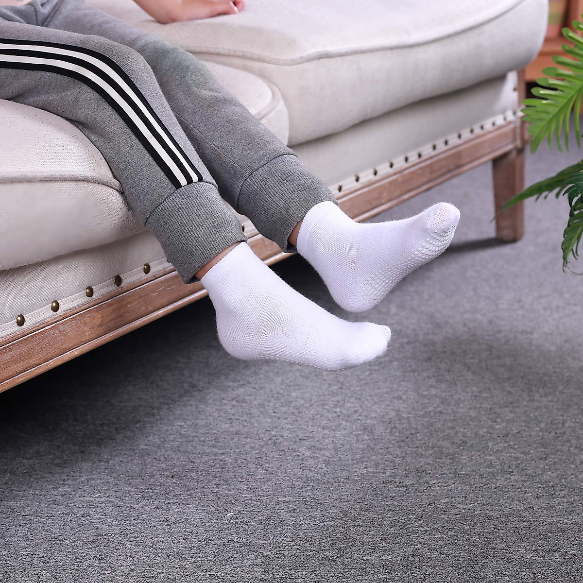 Tenpluszero Baby Crew Socks with Anti Slip Grips for Infants Toddlers Little Kids Boys Girls (9 Pairs - Black,White,Gray, 6-12 Months)