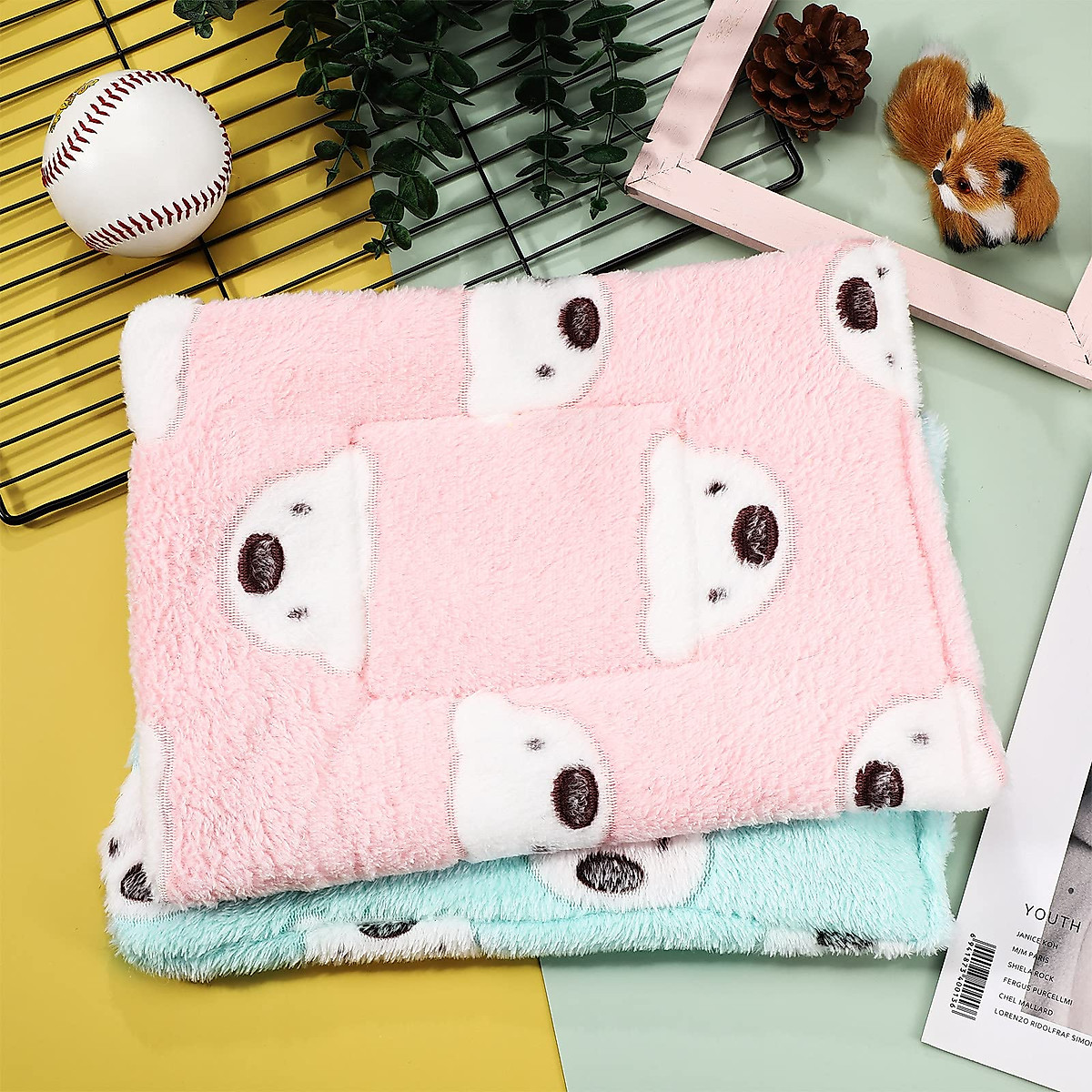 Jetec 2 Pieces Guinea Pig Bed Rabbit Bed Small Animal Hamster Warm Mats Winter Warm for Bunny Hamster Squirrel Hedgehog Chinchilla Small Animal Accessories(Green, Pink,Bear Pattern)