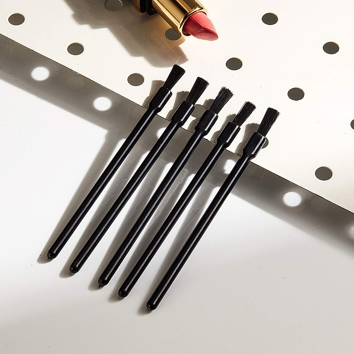 Shappy 200 Pieces Disposable Lip Gloss Brushes Lipstick Wands Applicator Multi-functional Makeup Cosmetic Brush Flat Brush Tools for Women Girls