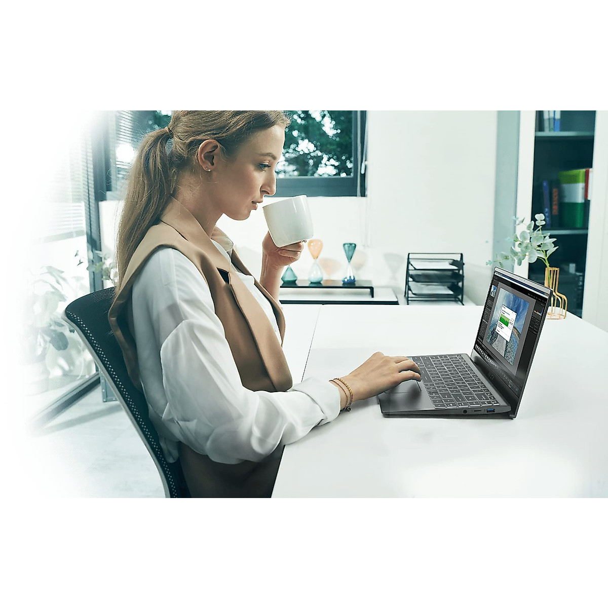 MSI Prestige 14 14" FHD Ultra Thin and Light Professional Laptop: Intel Core i7-1260P GTX 1650 16GB LPDDR4X 512GB NVMe SSD, Thunderbolt 4, MicroSD Card Reader, Win 11 Pro: Carbon Gray A12SC-007