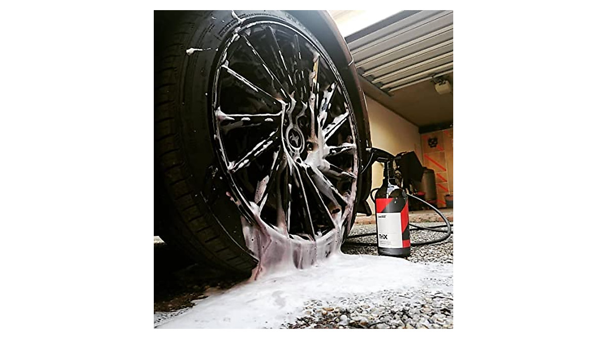CARPRO TriX: Effective Tar & Iron Remover for Cars