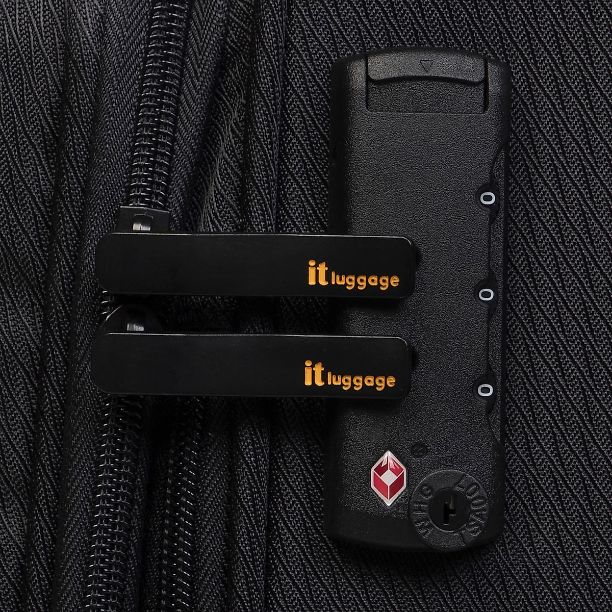 it luggage Lykke 22" Softside Carry-On 8 Wheel Spinner, Black