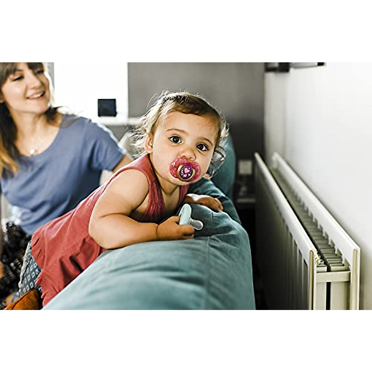 Tommee Tippee Day and Night Pacifiers, Symmetrical Design, BPA-Free Silicone Binkies, 18-36m, 3-Count, Colors and Designs May Vary