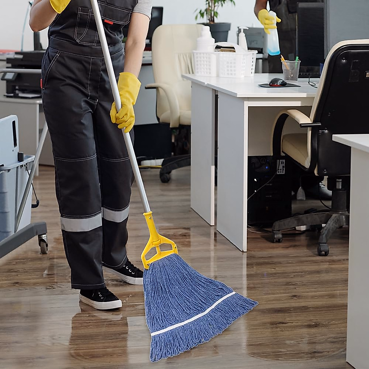 Restaurantware RW Clean 24 Ounce Replacement Mop Head 1 Heavy-Duty String Mop Head - Mop Handle Sold Separately Loop End Blue Poly-Cotton Blend Wet Mop Head Refill For Home or Commercial Use