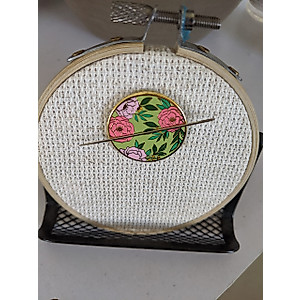 Field of Flowers Needle Minder