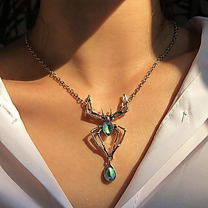 MIFYNN Vintage Gothic Spider Necklace Halloween Crystal Spider Pendant Necklace Punk Style Reptile Animal Jewelry for Woman (Black)