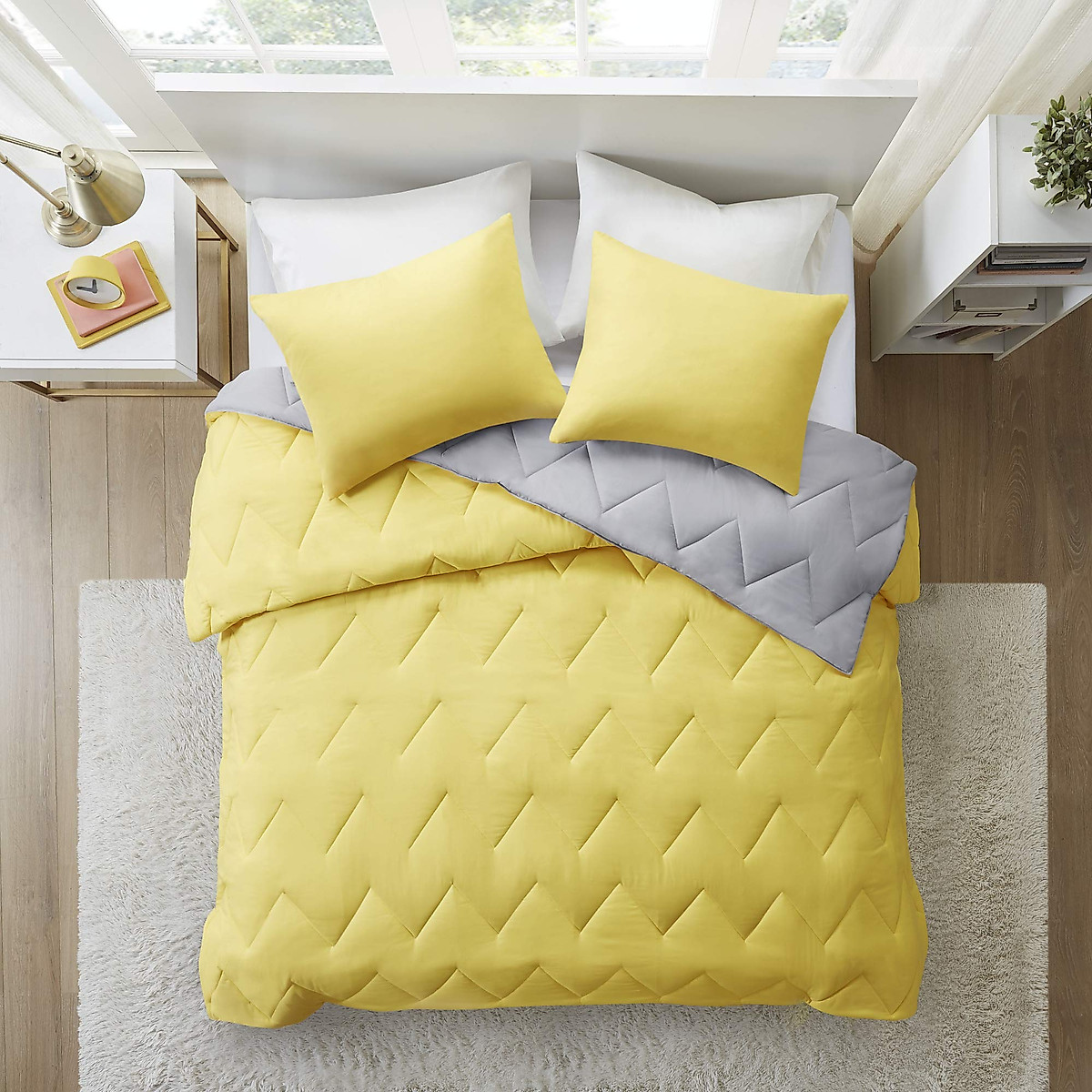 Intelligent Design Trixie All Season Reversible Down Alternative Comforter Mini Set, Twin/Twin XL, Yellow/Grey
