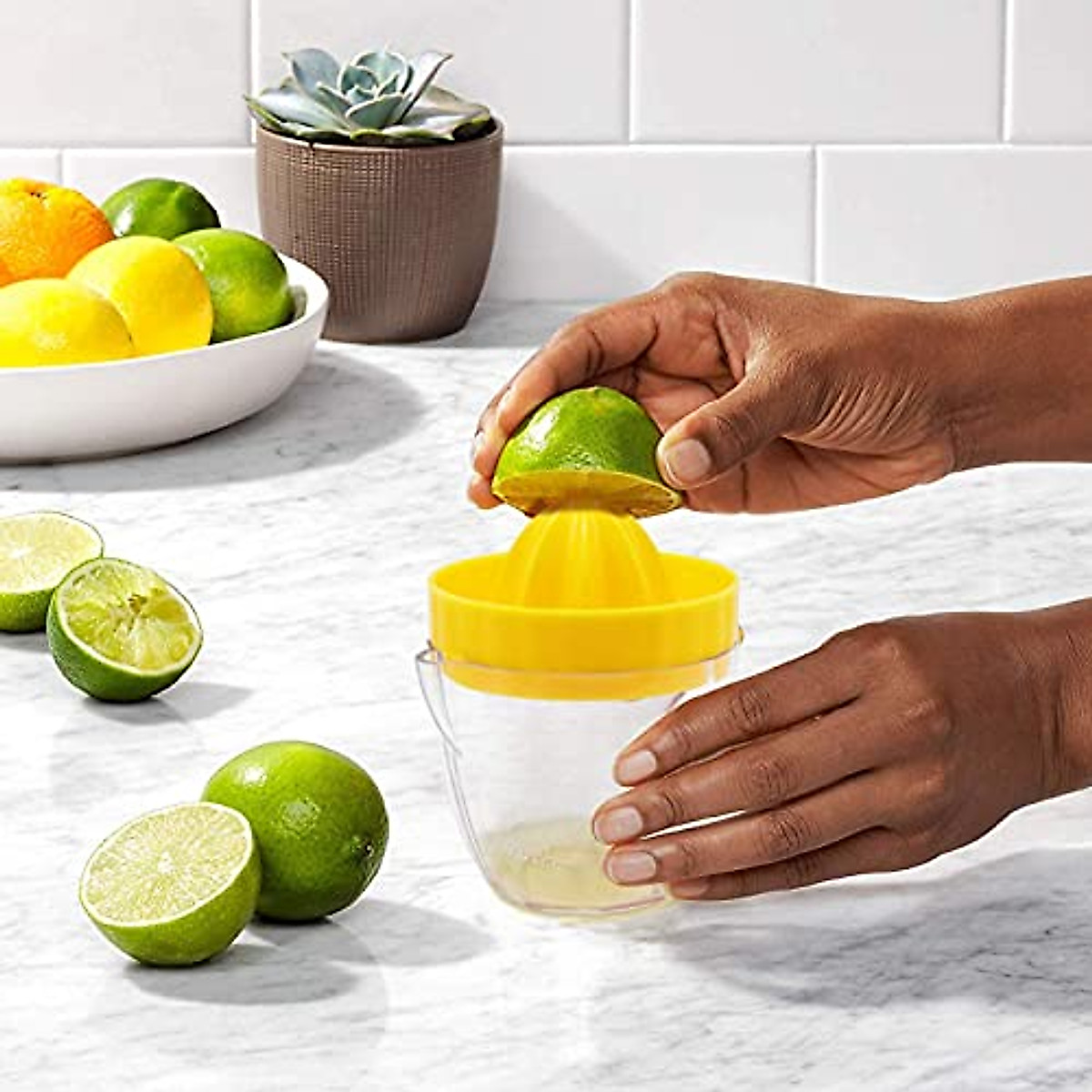 lemon squeezer,Juicer Squeezer,Orange ABS Non-slip lime Squeezer with Strainer and Built-in Measuring Cup