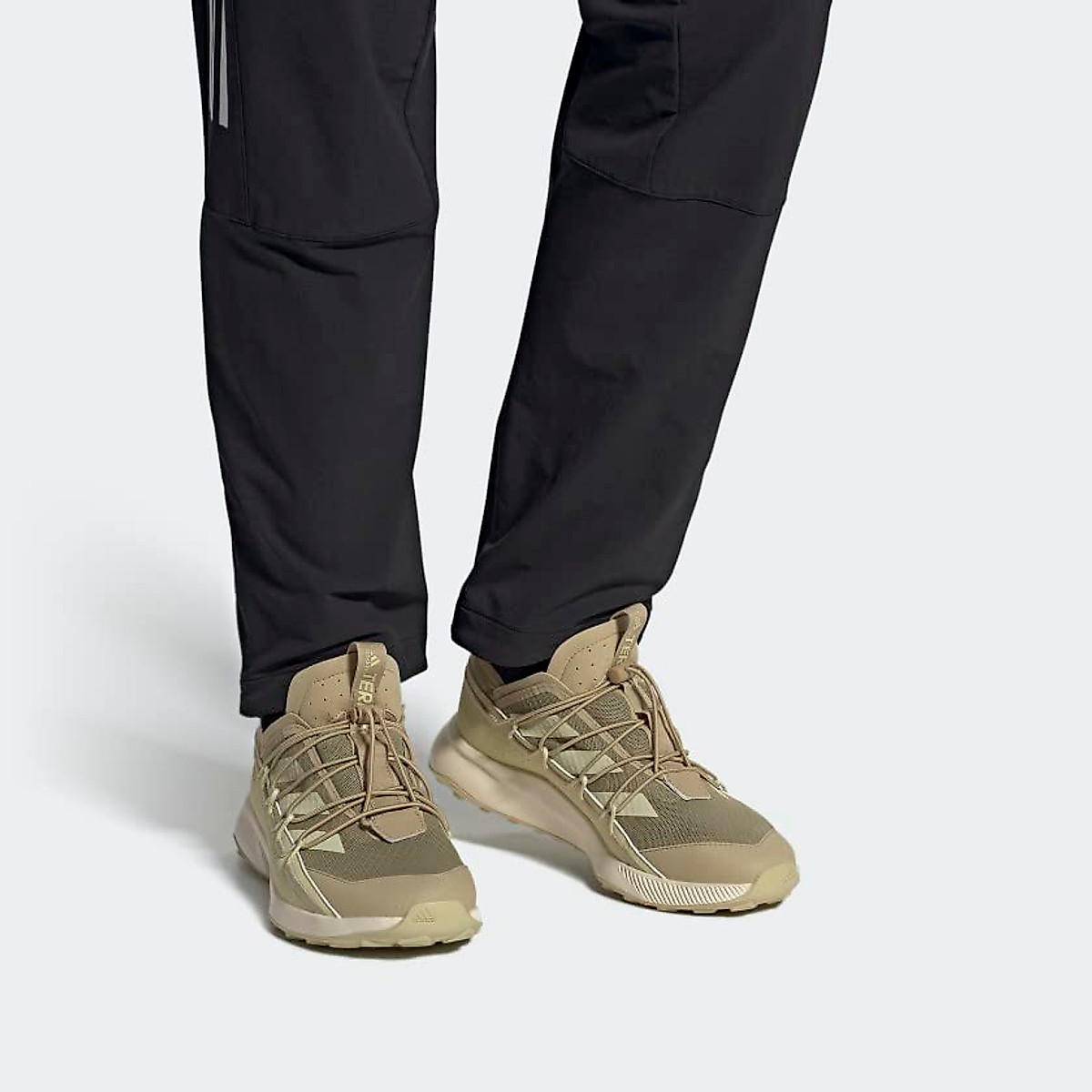 adidas Men's Terrex Voyager 21 Travel Hiking Shoe, Beige Tone/Sandy Beige/Victory Gold, 10.5