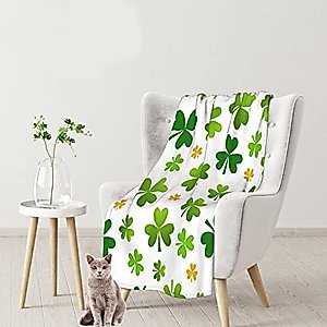 Throw Blanket St. Patrick's Day Warm Cozy Soft Lightweight Ireland Clovers Flannel Fleece Blanket for Bedroom Sofa Room Home Decorative Fuzzy Blanket 40"x30"