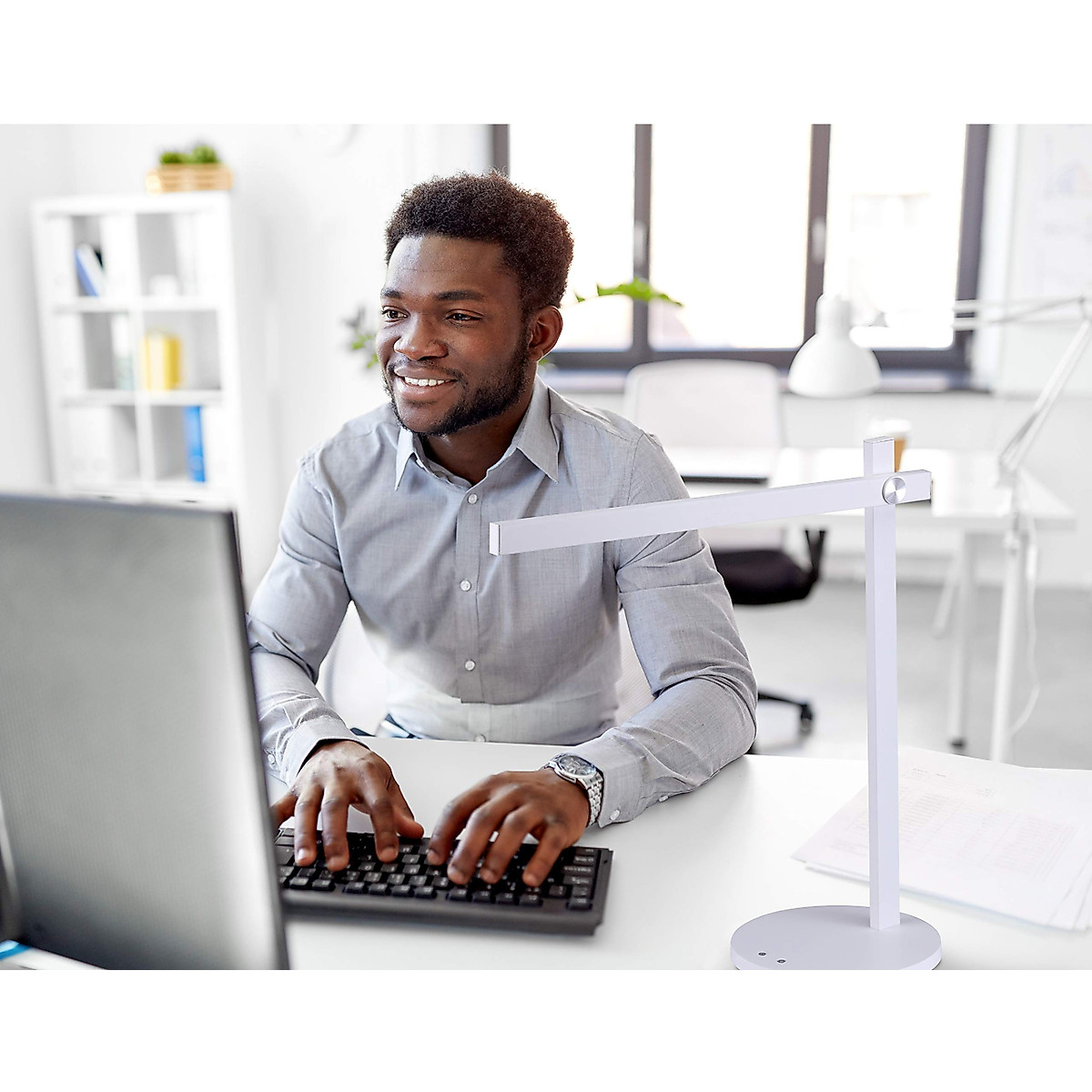 Bostitch Black+Decker Dimmable Bar Desk Lamp, 5.5W, White (VLED1813WHITE-BD)