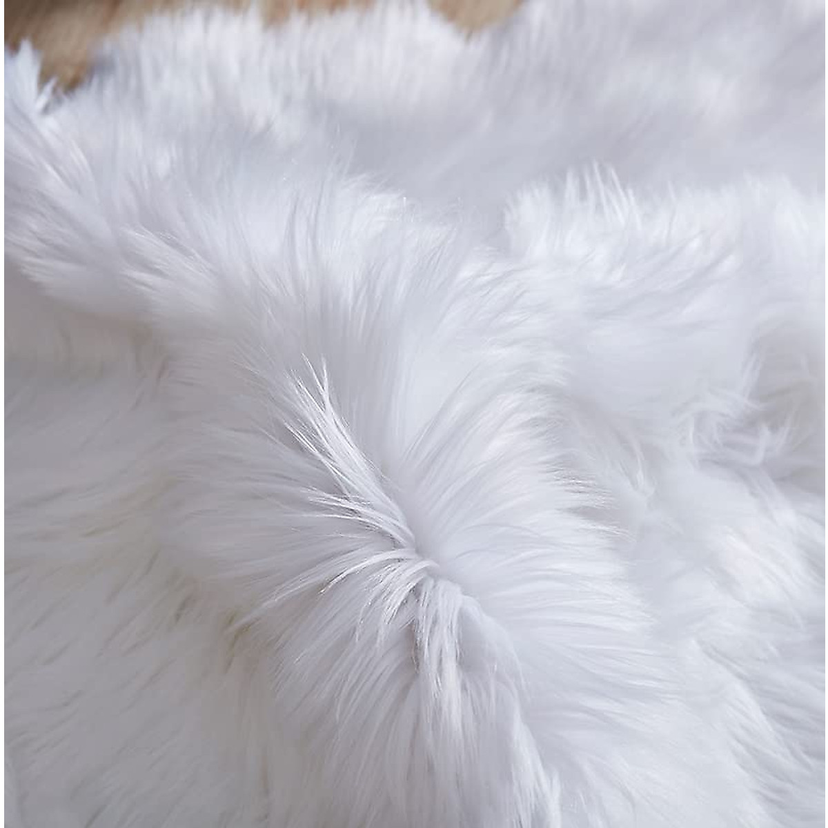 Petfu Faux Fur Sheepskin Ultra Soft Fluffy Rugs Area Rugs Hand Tufted Area Rug with Soft Backing Luxury Decorative Fur Sheepskin Area Rug for Bedrooms Living Rooms Lounges Children's Rooms White