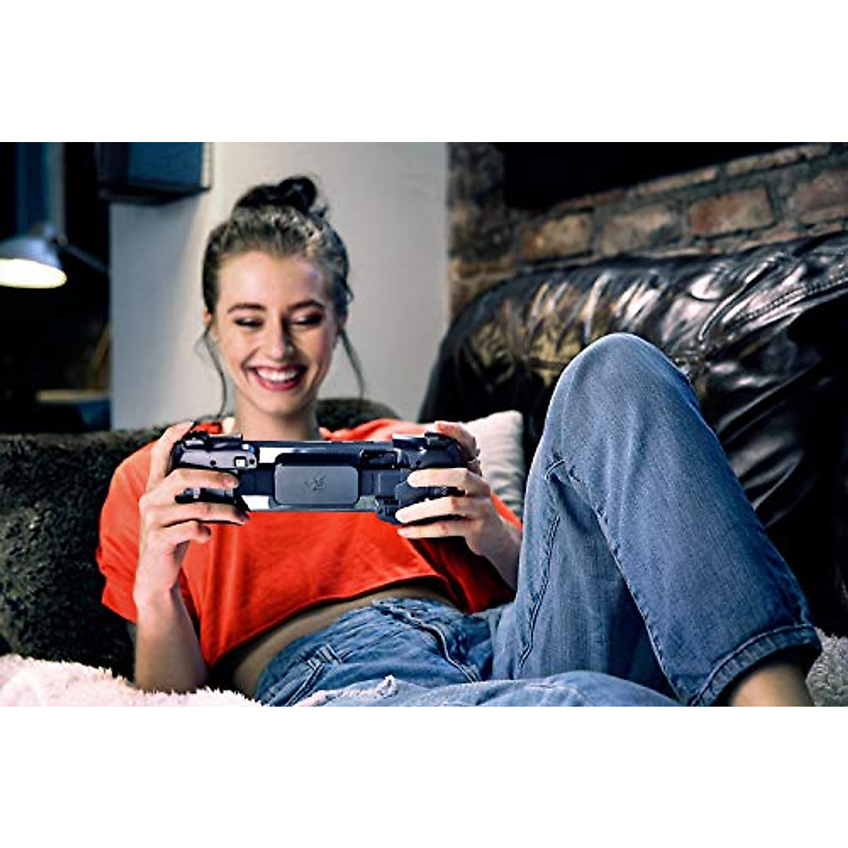Razer Kishi for Android - Smartphone Gaming Controller (USB-C Connection, Ergonomic Design, Individual Fit for Mobile Phones, Analog Stick, Ultra Low Latency) Black