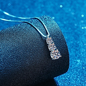 GUYOICHT Moissanite 3 Stone Necklace 925 Sterling Silver, 1.7 ct.tw. Round Cut Moissanite Pendant Necklaces for Women, 16+2inches Chain (3 stone-round)