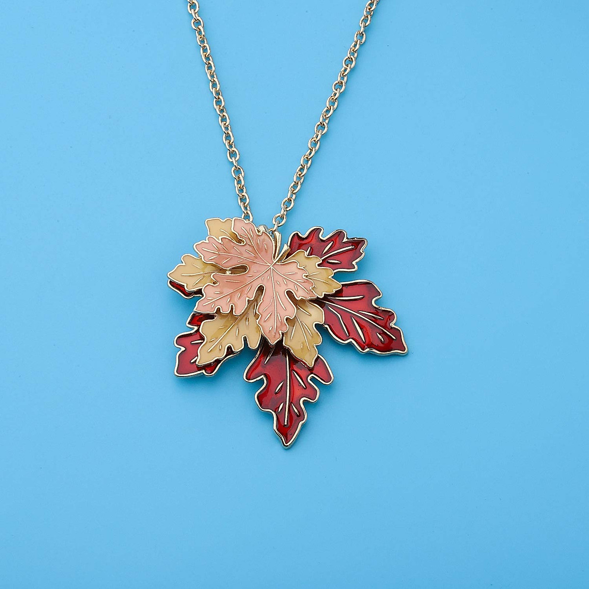 LQRI Maple Leaf Necklace Tri-Color Metal Maple Leaf Pendant Women Long Necklace Canadian Maple Leaves Clothing Accessories