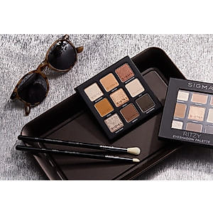 Sigma Beauty Professional E30 Pencil Brush – Pencil Applicator Makeup Brush with Synthetic SigmaTech® Fibers for Flawless Eye Makeup, Eye Brush for Highlighting, Lining, Smudging & Blending (1 Brush)