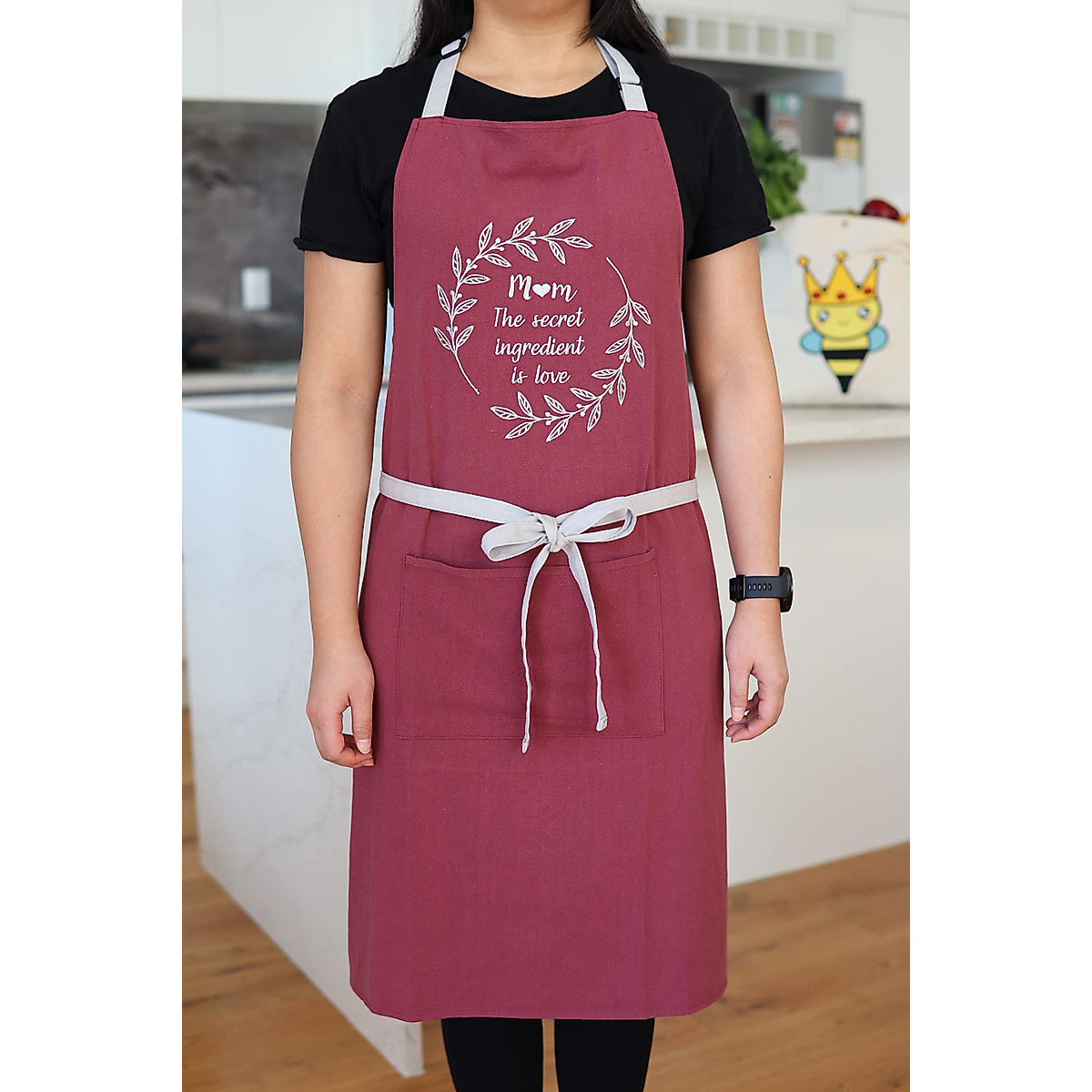 Mom Apron Set with Matching Dish Towels - Gift for Mom Wife Grandma for Cooking Baking – Mommy Apron - Kitchen Aprons for Mom Women Grandma – Cooking Aprons for Women – Cotton Linen Embroidered Apron