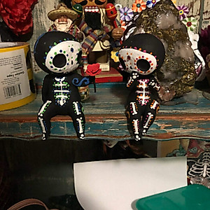 Efitty Sugar Skull Couple Figurine Sculptures Statues Ornaments for Home Garden Indoor Outdoor, Crafts Resin Cute Sugar Skull Couple Statue with Flower, Home Wedding Decoration Gifts for Couples (A)