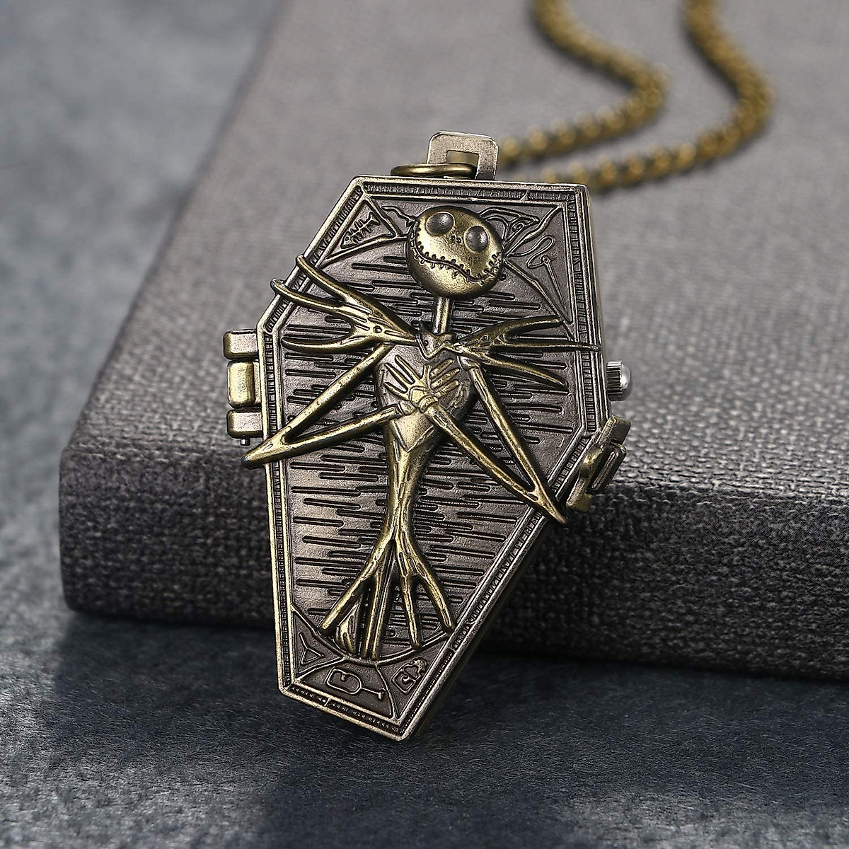 Lancardo Men's Pocket Watch Bronze Vintage Irregular Punk Skull Case Arabic Numeral Display Quartz Pocket Watch with Chain for Father's Day