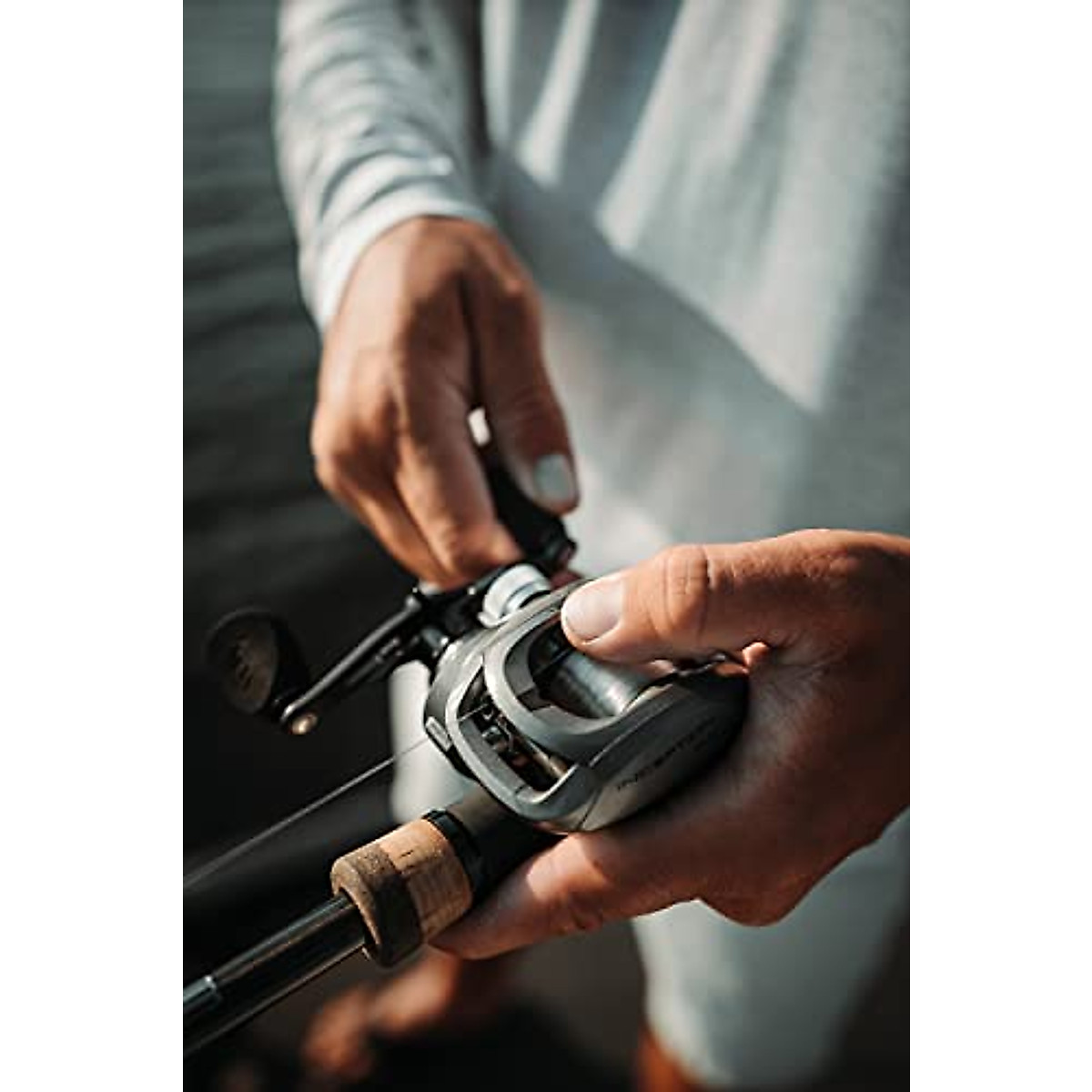 13 FISHING - Inception Slide Baitcast Reel - 8.1:1 Gear Ratio - Left Hand Retrieve (Fresh+Salt) - INSLD2-8.1-LH, Gray