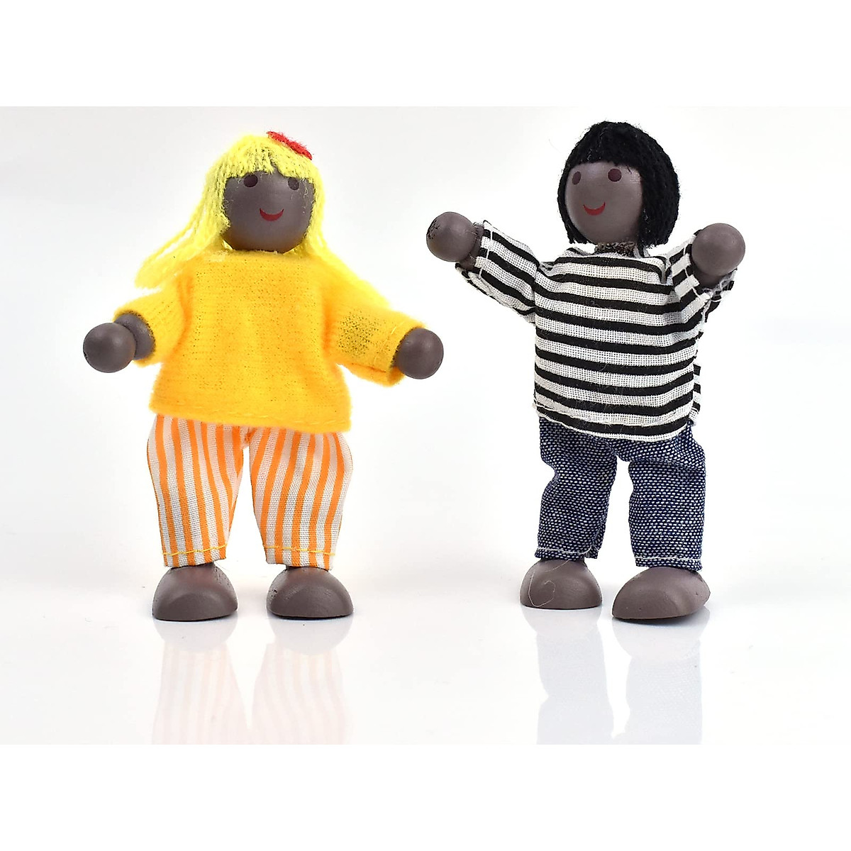 Jzszera Wooden Dollhouse People of 7 Pcs Family Figures with 2 Pets (Dog and Cat) for Girls Toddler Kids Dollhouse Accessories Toy