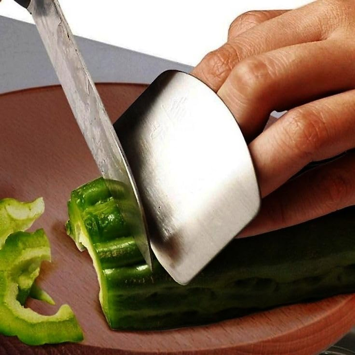 Finger Protector, Stainless Steel Finger Protector Guard for Safe Chopping and Slicing in Kitchen Adjustable Easy to Clean Tool for Chefs and Home Cooks