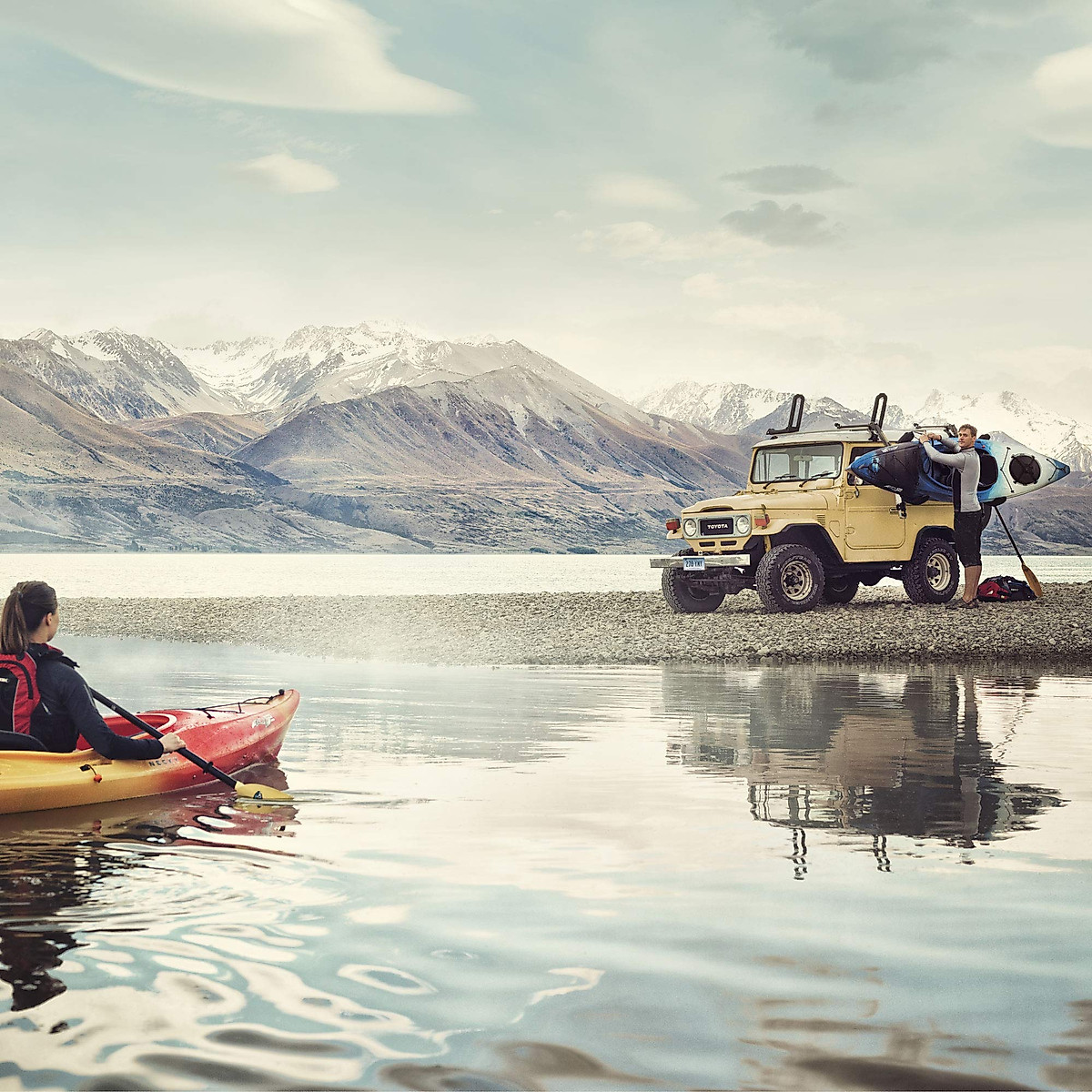 Thule Hullavator Pro Kayak Carrier - Carries 1 Kayak - Roof-Mounted - Lift-Assistance for easy loading and unloading - 75lb Load capacity - includes straps and tie downs
