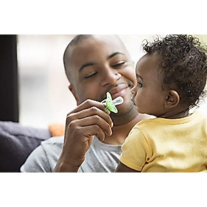 Tommee Tippee Day And Night Pacifiers, Symmetrical Design, BPA-Free Silicone Binkies, 6-18m, 3-Count, Colors And Designs May Vary