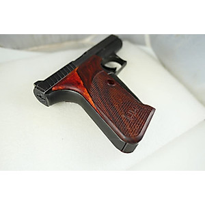 Handgun Grip for a Heckler & Koch (H&K) P7, P7M8 handgun