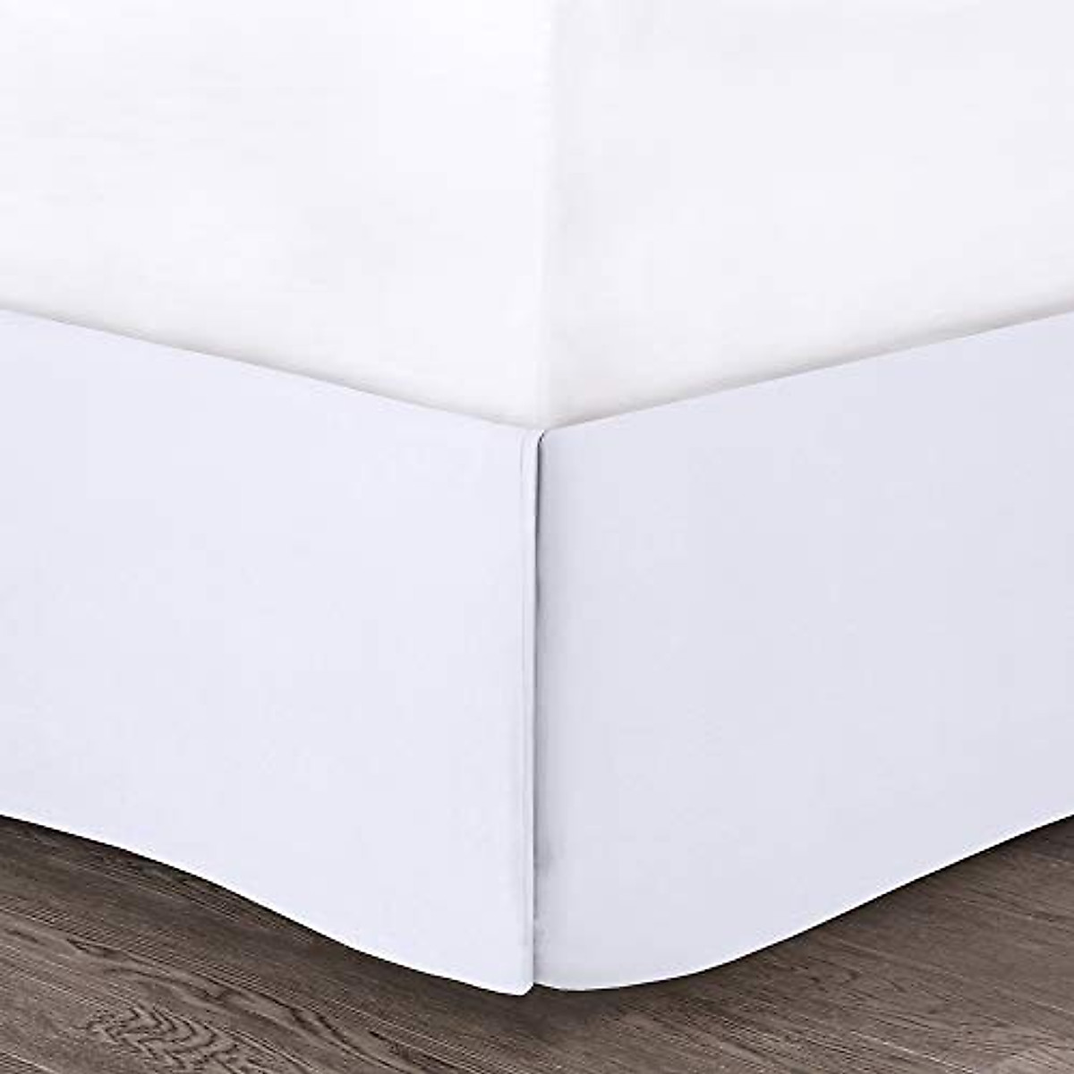 Madison Park Celeste Comforter Set-Textured Luxury Design All Season Down Alternative Bedding, Matching Sham, Decorative Pillows, Queen(90"x90"), White 5 Piece