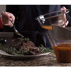 Bellemain 4-Cup Fat Separator/Measuring Cup with Strainer & Fat Stopper / 1 Liter Capacity