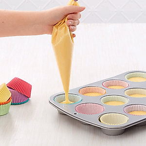 Wilton 12-Inch Cake Decorating Pastry Bags - Frost Cookies, Cakes and Cupcakes Using the Disposable Decorating Bags, Decorating Supply Bulk-Pack, 100-Count