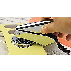 MDLG 100pcs Embossing Stickers Blank Metallic Gold Certificate Seals Embossed Foil Stickers Scallop Edge Stickers Embosser Stamp Sealing Blank Certificate Self-Adhesive Stickers Notary Seals(Gold)