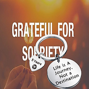 BEKECH Sober Gift Sobriety Anniversary Keychain Life is A Journey Not A Destination 1 Month 6 Months 1 Year 2 Years 3 Year AA Yearly Recovery Jewelry Gift for Women Men (silver 5years)
