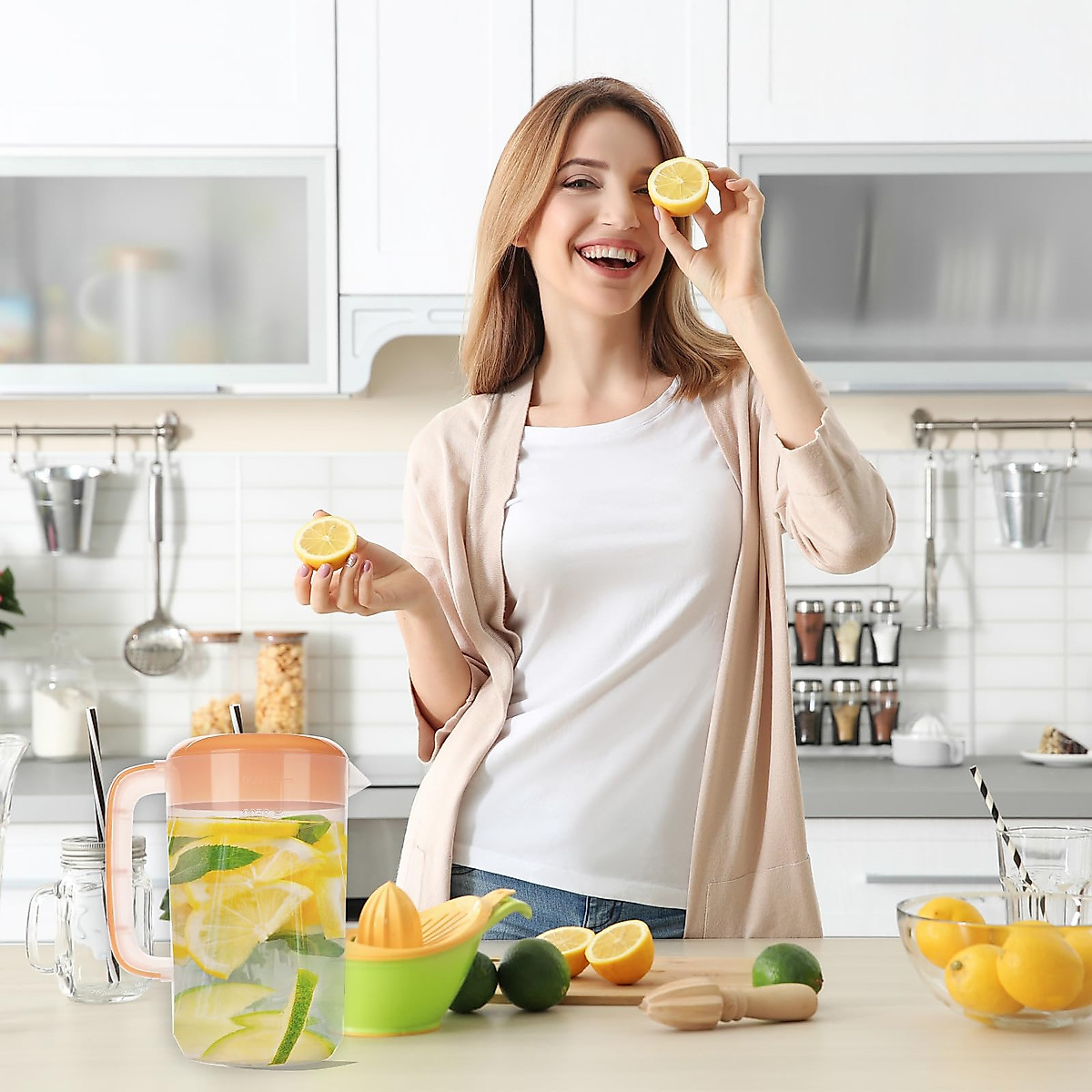2Pcs Plastic Water Pitcher with Lid 1 Gallon Plastic Straining Pitcher Tea Pitcher 1 Gallon for Fridge Drink Pitcher with Lid 1 Gallon Lemonade Pitcher with Lid