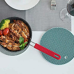 Silicone Trivet Pot Mat, Silicone Pot Holders for Hot Pan and Pot Pads. Heat Resistant Counter Mats for Tables Placemats,Countertops, Spoon Rest and Large Coasters,4 Pack Black(2 Squared + 2 Round)