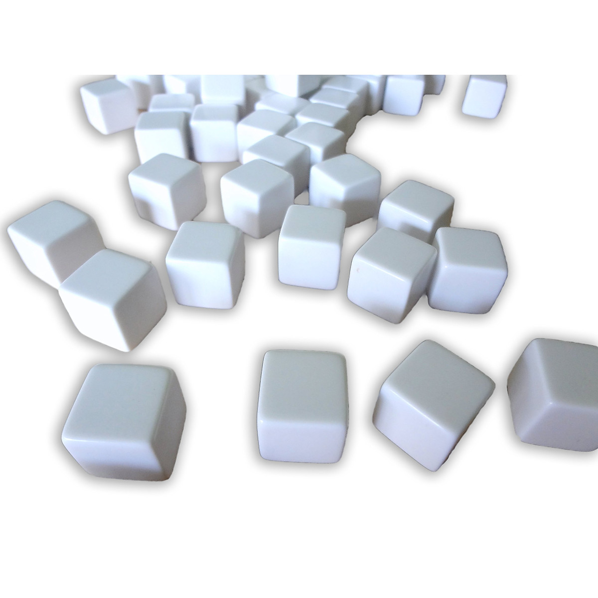 25 Blank White Dice 16MM - Great for Designing Your Own Game