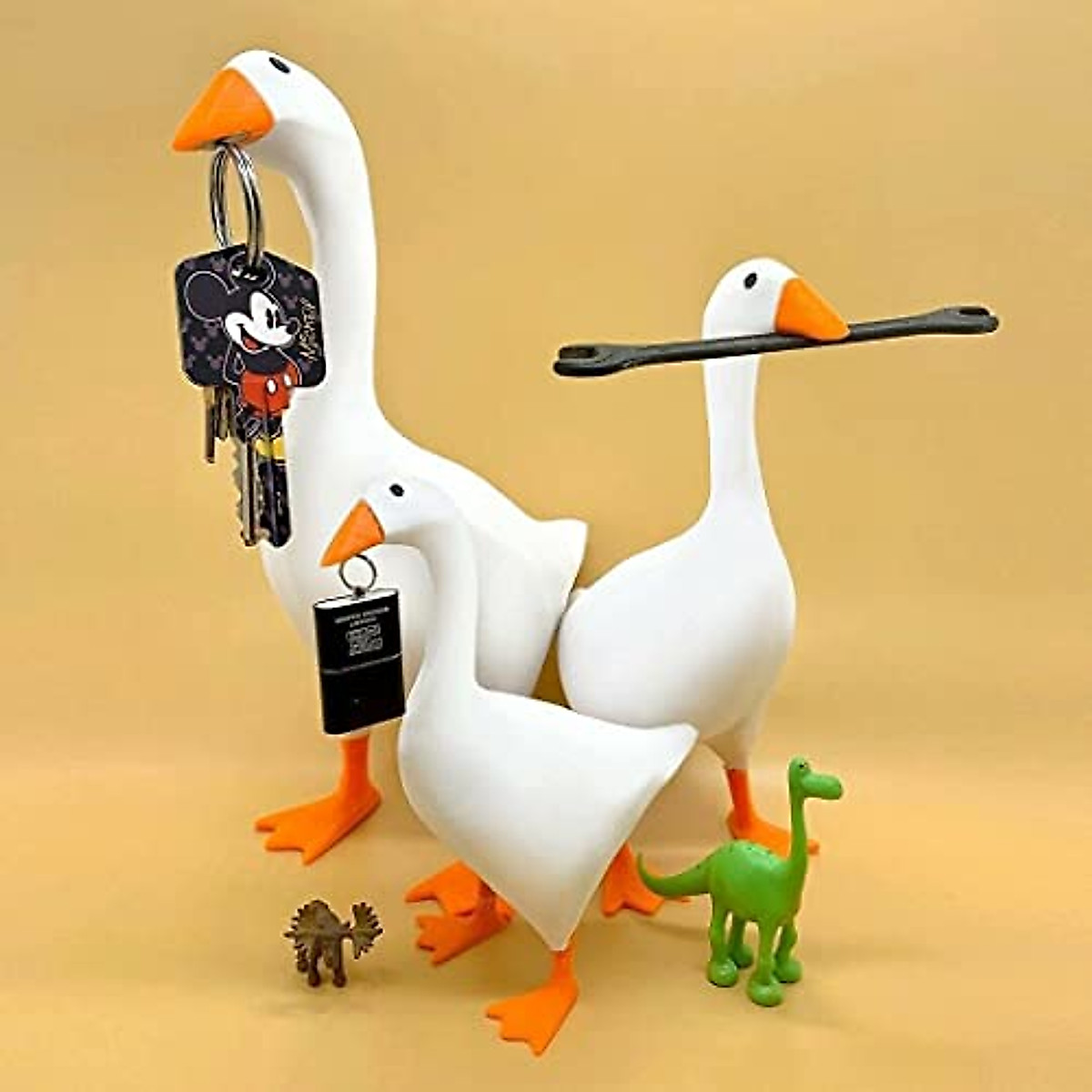 Goose Magnetic Key Holder - Magnetic Goose Resin Goose Statue Magnetic Tool Holder Home Decoration,Cute Animal Figurines Keys Holder for Keys, Glasses, Bells (Orange)