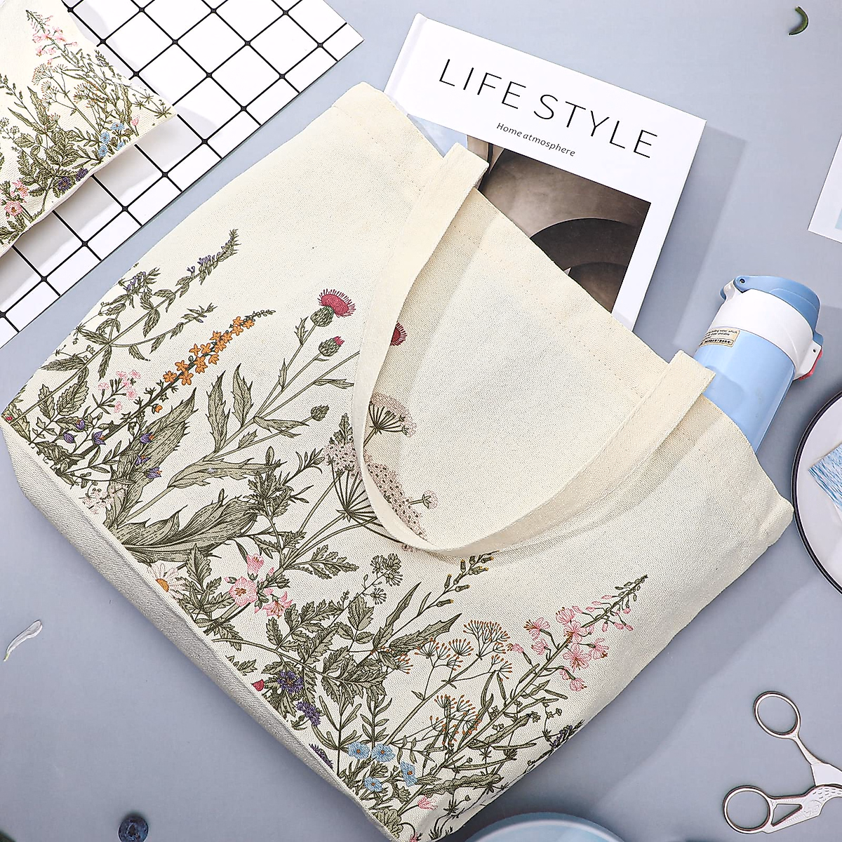 Sadnyy 2 Pcs Canvas Tote Bags Cute Aesthetic Floral Makeup Bags with Metal Zipper for Women Teacher Christmas Gift Shopping (Wildflower)