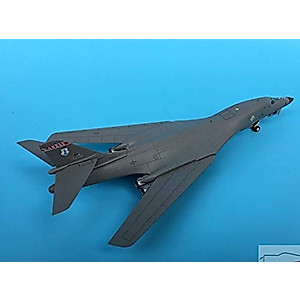 Herpa Wings USA B-1B B-1 Bomber Lancer 85-0064 127th Bomb Squadron McConnell Air Force Base 1/200 diecast Plane Model Aircraft