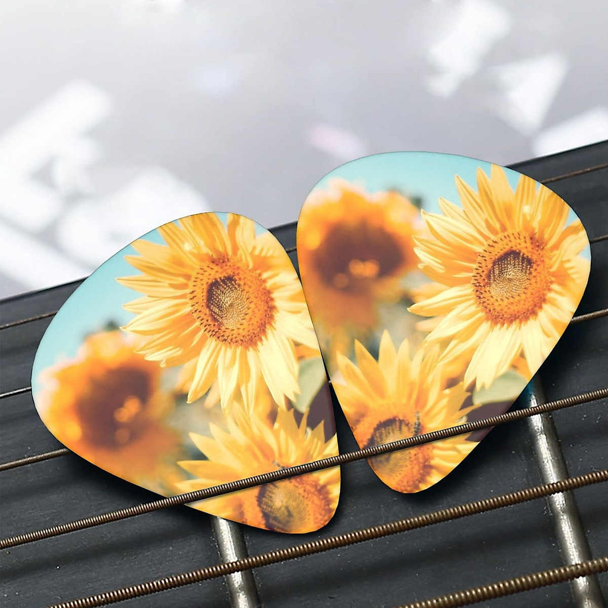 Custom 12-pack Guitar Picks, Personalized 351 Shape Guitar Pick Add Your Own Design Photo Text 0.46mm / 0.71mm / 0.96mm Thin, Medium, Heavy for Electric Guitar Bass