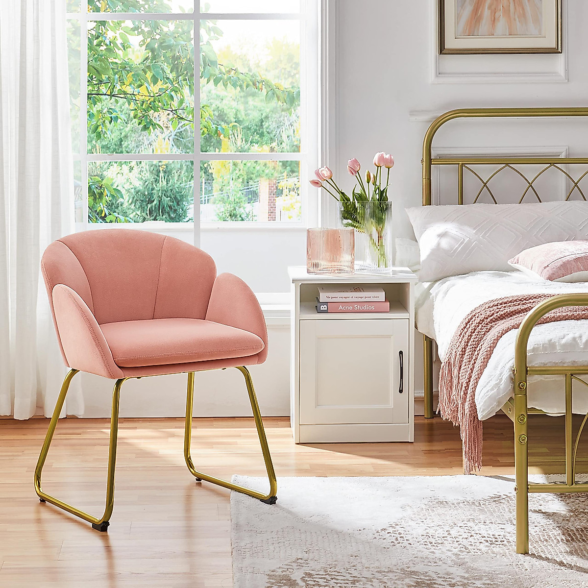 Yaheetech Flower Shape Velvet Armchair, Modern Side Chair Vanity Chair with Golden Metal Legs for Living Room/Dressing Room/Bedroom/Home Office/Kitchen, Pink